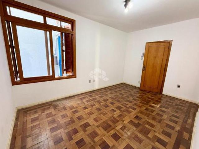 Apartamento de 2 dormitórios com elevador à venda no Bairro Rio Branco