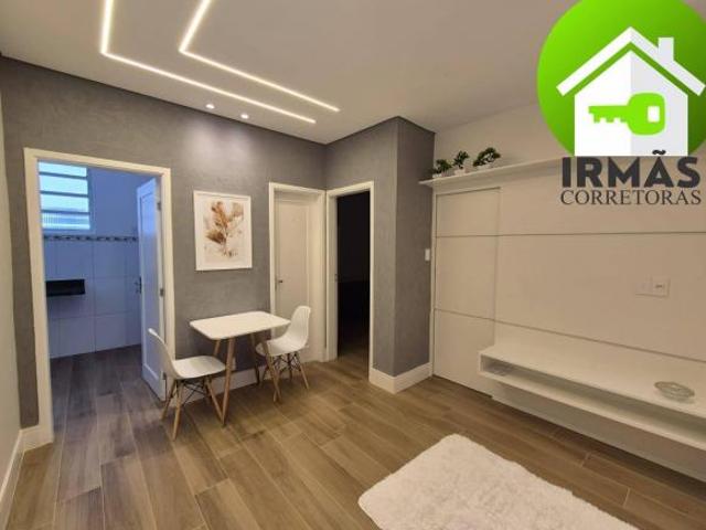 Apartamento de 2 dormitórios com elevador e boa localização