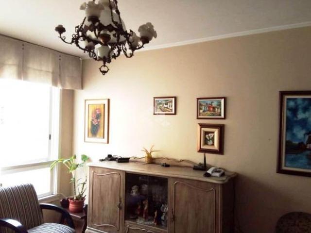 Apartamento de 2 dormitorios com elevador no bairro