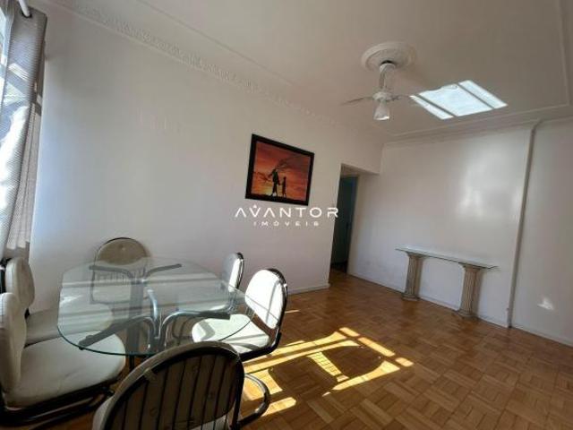 Apartamento de 2 dormitórios com elevador no Calçadão de Santa Maria