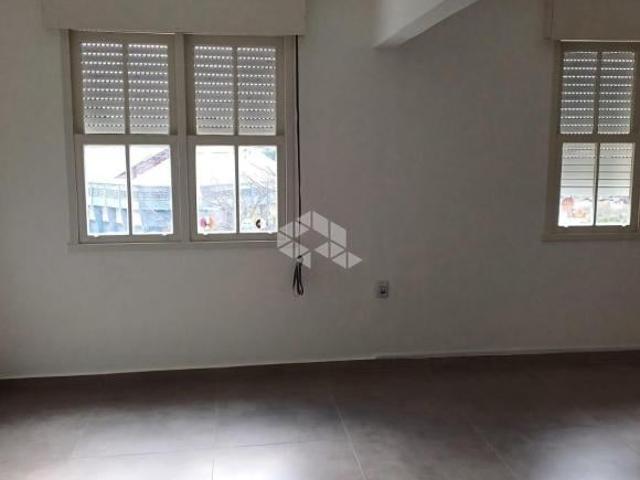 Apartamento de 2 dormitórios com garagem no Menino Deus próximo das Av. Getúlio Vargas, Ipiranga e É