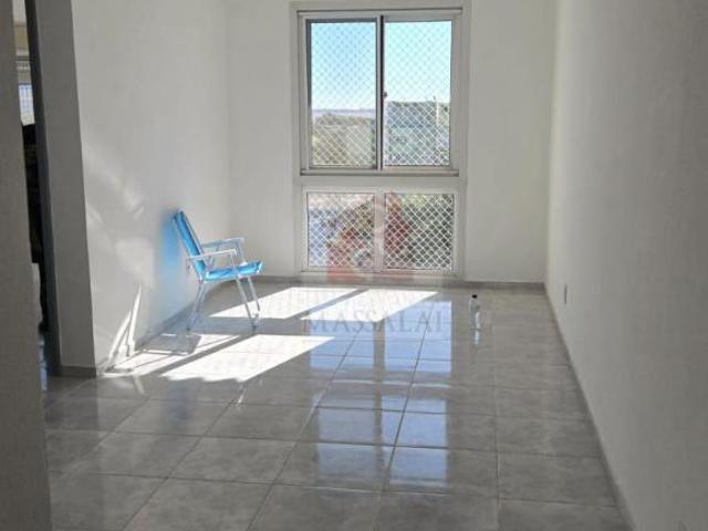 Apartamento de 2 dormitórios com garagem à venda no Cristal