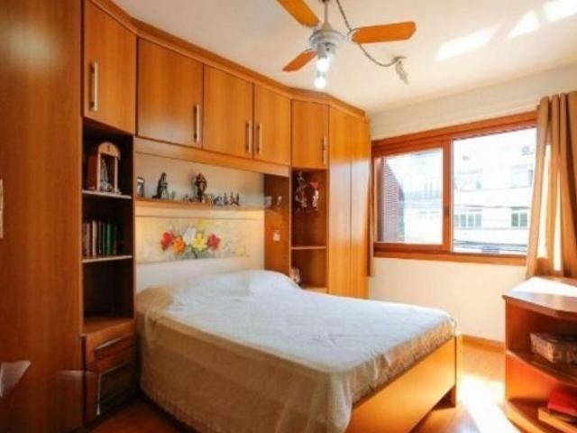 Apartamento de 2 dormitórios com garagem e elevador no bairro santa Cecília