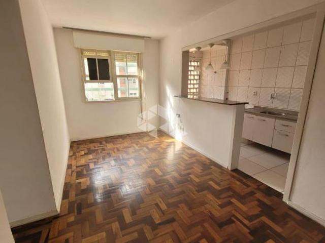 Apartamento de 2 dormitórios com garagem rotativa no bairro Petropolis. Condominio com portaria 24 h