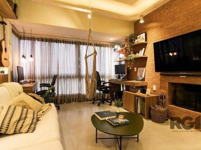 Apartamento de 2 dormitórios, com lareira e churrasqueira no bairro Petrópolis