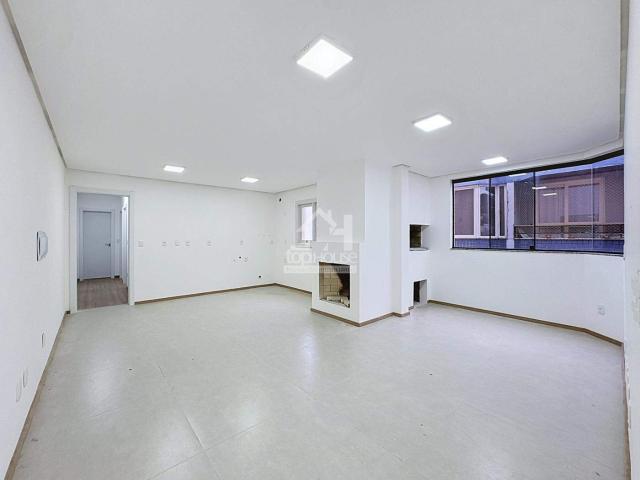APARTAMENTO DE 2 DORMITÓRIOS COM LAREIRA
