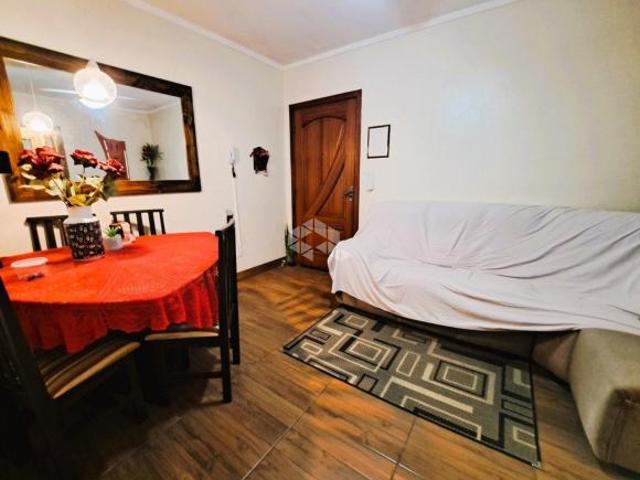 Apartamento de 2 dormitórios com pátio no Bairro Menino Deus a 600 metros do Zaffari do Menino Deus