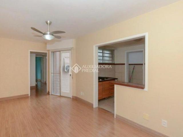 Apartamento de 2 Dormitórios com Sacada, Ótima Iluminação e Localização Privilegiada!