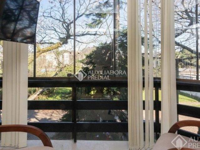 Apartamento de 2 dormitórios com sacada, semi mobiliado Partenon