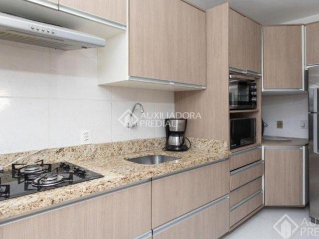 Apartamento de 2 dormitórios com sacada, semi mobiliado Partenon