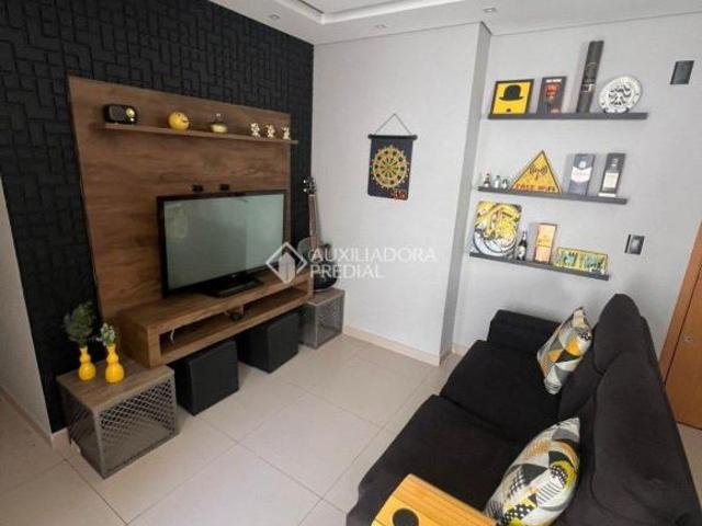 Apartamento de 2 dormitórios com suíte mobiliado no Condomínio Porto Cruzeiro