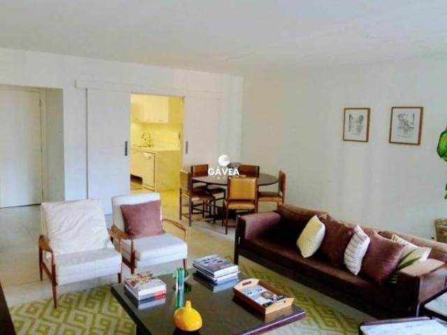 Apartamento de 2 dormitórios com suíte no Boqueirão em Santos