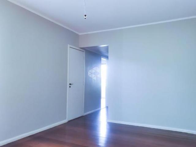 Apartamento de 2 dormitórios com suíte, sacada e vaga, Bairro Petrópolis, Porto Alegre
