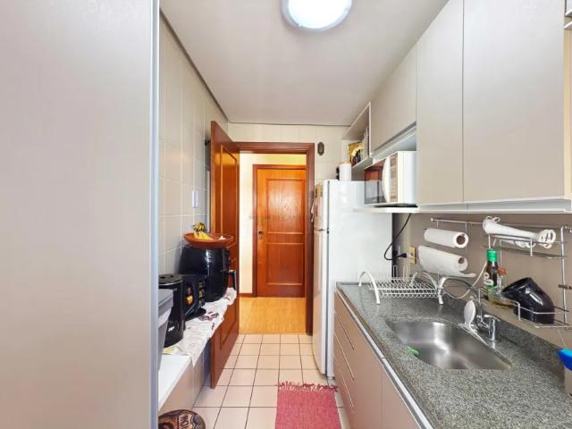 Apartamento de 2 dormitórios e 1 vaga de garagem no Centro Histórico
