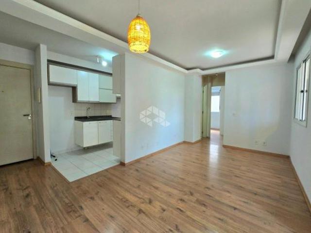Apartamento de 2 dormitórios e 1 vaga de garagem, no bairro Humaitá, em Porto Alegre