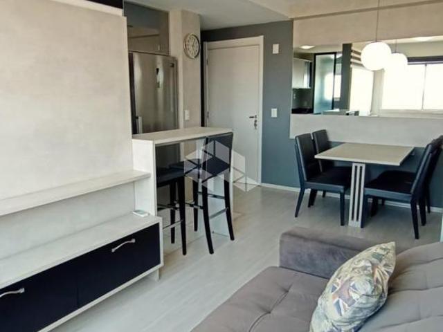 Apartamento de 2 dormitórios e 1 vaga de garagem, no bairro Humaitá, em Porto Alegre