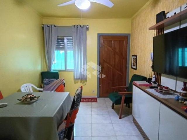 Apartamento de 2 dormitórios e 1 vaga de garagem, no bairro Humaitá, em Porto Alegre