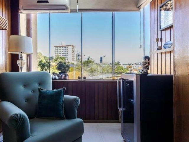 Apartamento de 2 dormitórios e 1 vaga de garagem, no bairro Jardim Floresta, em