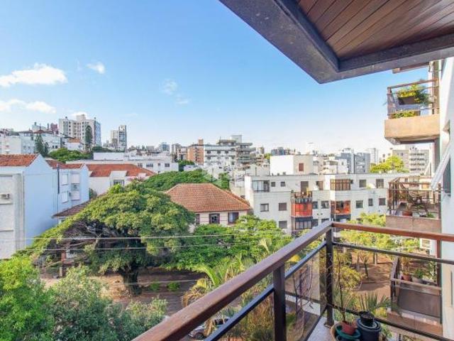 Apartamento de 2 dormitórios e 1 vaga de garagem, no bairro São João, em Porto Alegre