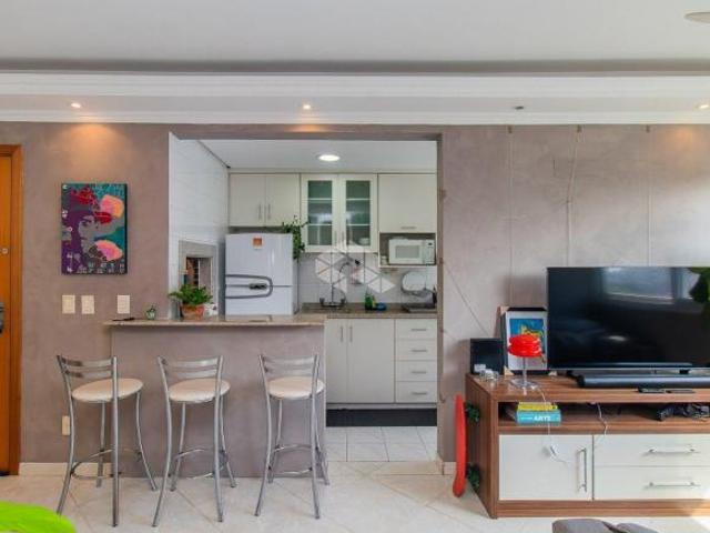 Apartamento de 2 dormitórios e 1 suíte no Passo da Areia