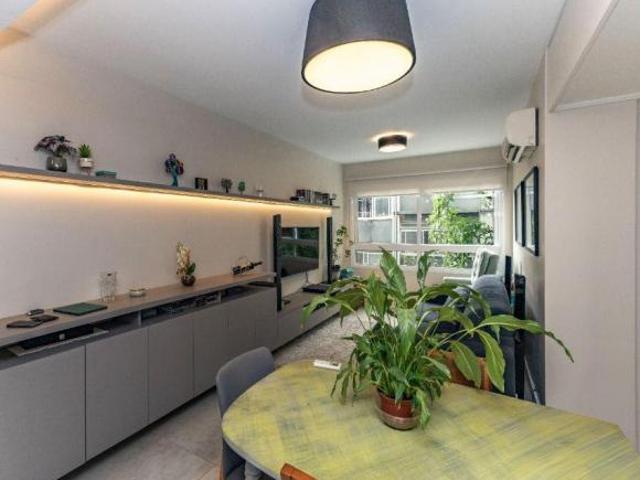 Apartamento de 2 dormitórios e 2 vagas no bairro Auxiliadora