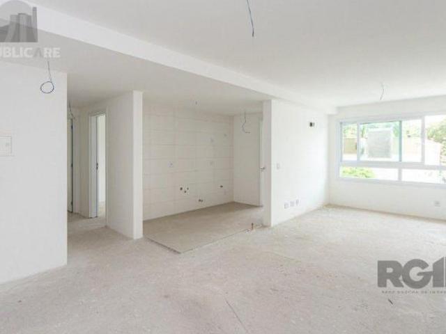 Apartamento de 2 dormitórios e 2 vagas NOVO desocupado