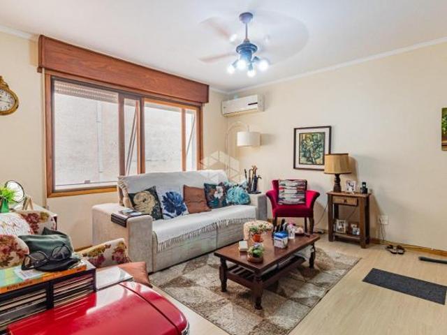 Apartamento de 2 dormitórios e garagem no Bairro Moinhos de Vento em Porto Alegre/RS