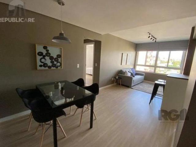Apartamento de 2 dormitórios e uma vaga para Comprar no Bairro Bom Jesus