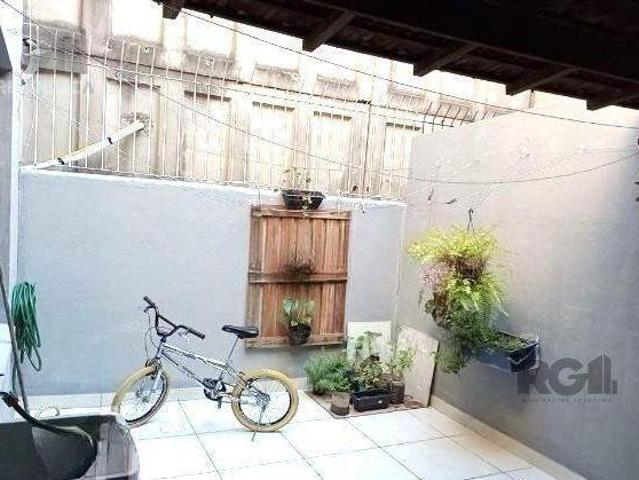 Apartamento de 2 dormitórios e vaga no Jardim Floresta Desocupado