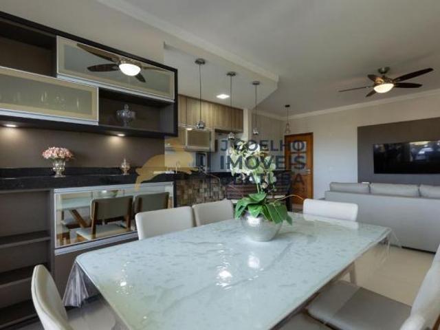 Apartamento de 2 dormitórios e varanda gourmet com vista mar à venda na praia das Toninhas em Ubatub