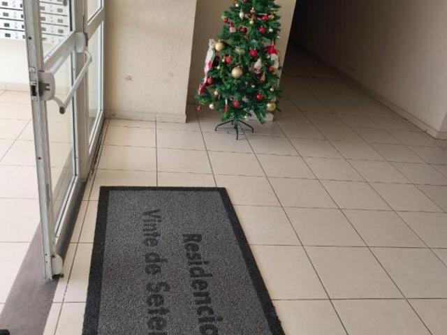 Apartamento de 2 dormitórios, elevador e 1 vaga de garagem em Canoas