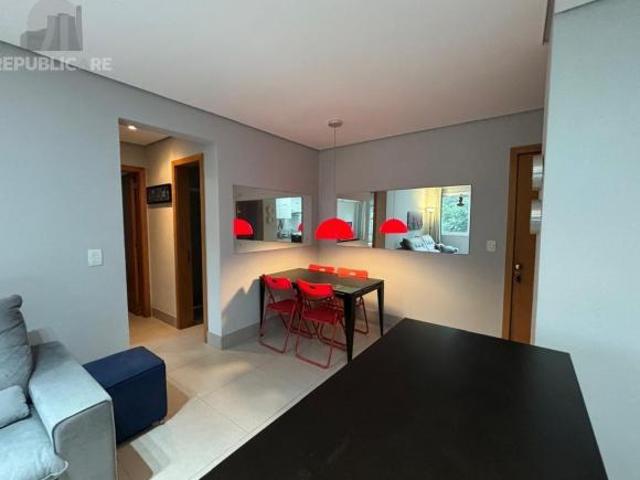 Apartamento de 2 dormitórios, elevador e 2 vagas no bairro Partenon
