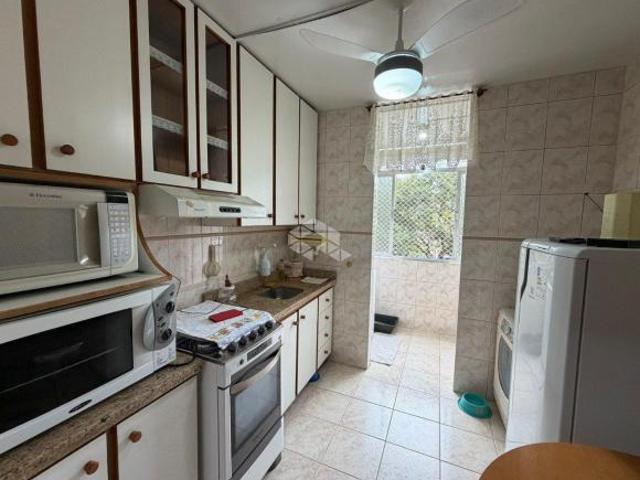 Apartamento de 2 dormitórios, localizado no bairro Humaitá, em Porto Alegre