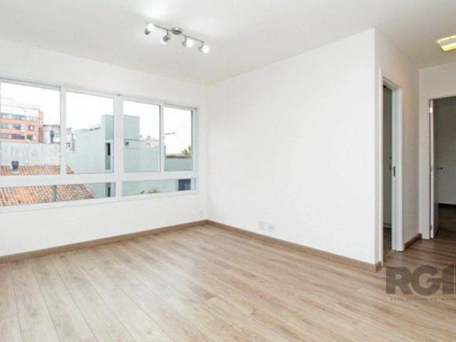 Apartamento de 2 dormitórios, localizado no bairro Petrópolis em Porto Alegre/RS