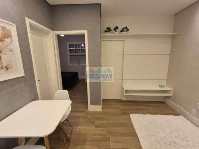 Apartamento de 2 dormitórios Reformado Boqueirão Santos/SP