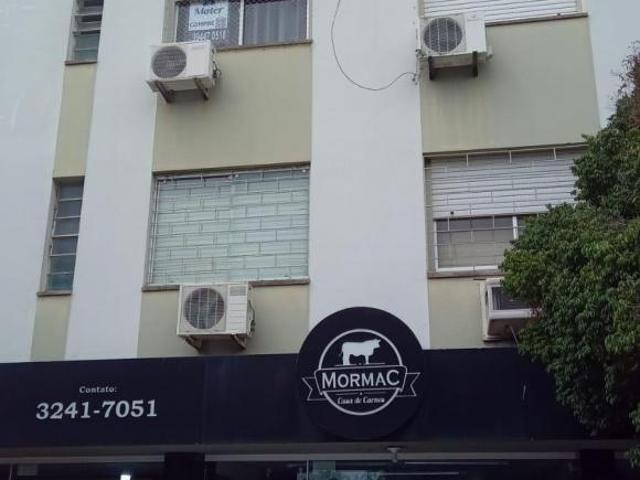 Apartamento de 2 dormitórios reformado com garagem escriturada fechada,área privativa de 60,65