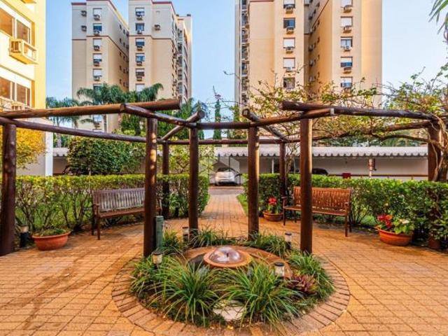 Apartamento de 2 dormitórios suíte com vaga coberta no Teresópolis