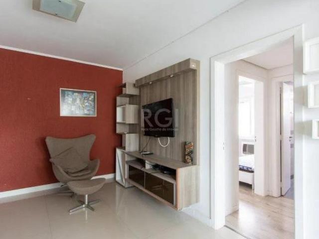 Apartamento de 2 dormitórios, suite e 1 vaga de garagem na Tristeza