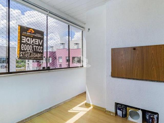 Apartamento de 2 dormitórios, sacada com churrasqueira no Bairro Humaita