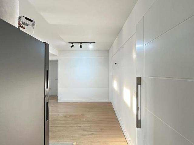 Apartamento de 2 dormitórios, sacada e churrasqueira e vaga coberta