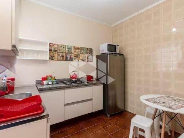Apartamento de 2 Dormitórios Semimobiliado no Jardim São Pedro