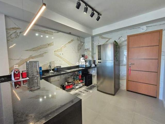 Apartamento à venda no Boqueirão em Santos
