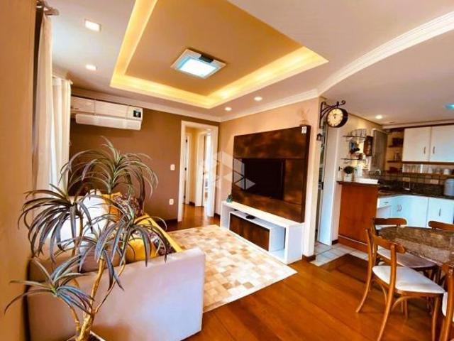 Apartamento de 2 dormitórios sendo 1 suíte, localizado no centro de Gramado