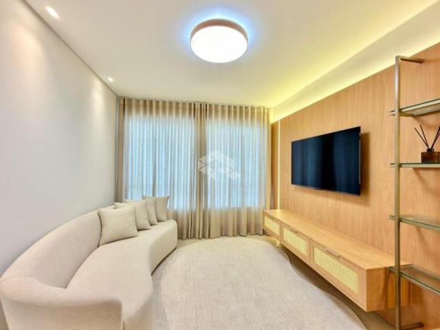 Apartamento de 2 dormitórios sendo 1 suíte mobiliado com terraço e box/vaga de garagem em Capão da C