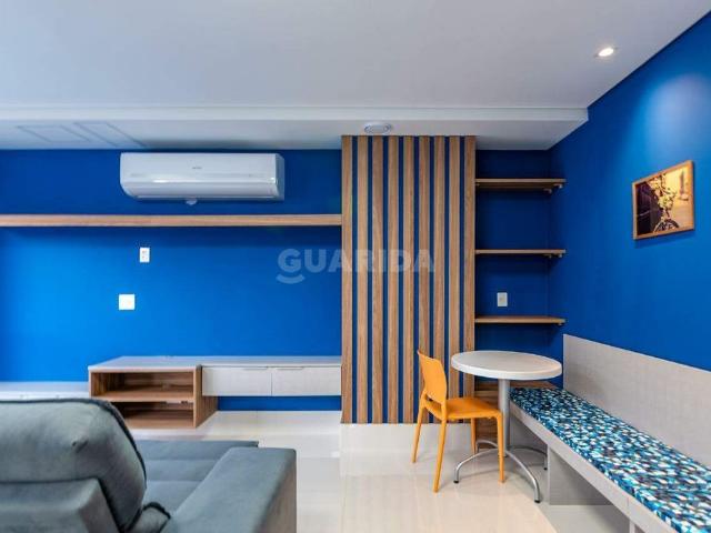 Apartamento de 2 dormitórios, sendo 1 suíte, no bairro Cidade Baixa. COD: 16301