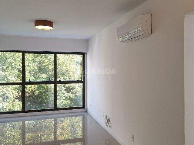 Apartamento de 2 dormitórios, sendo 1 suíte, no bairro Rio Branco. COD: 2964