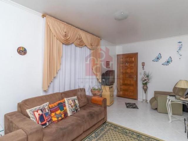 Apartamento de 2 dormitórios térreo com pátio e garagem