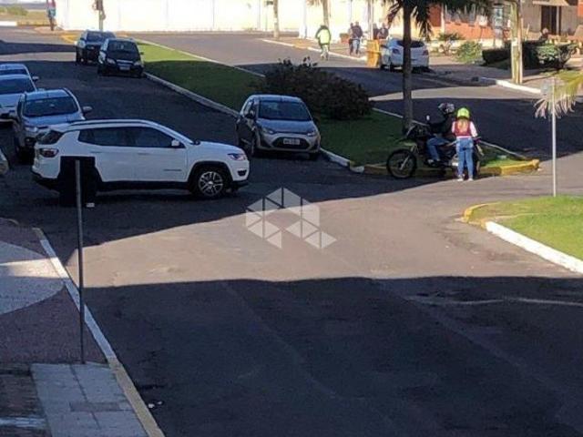 Apartamento de 2 dormitórios, vaga de garagem, centro