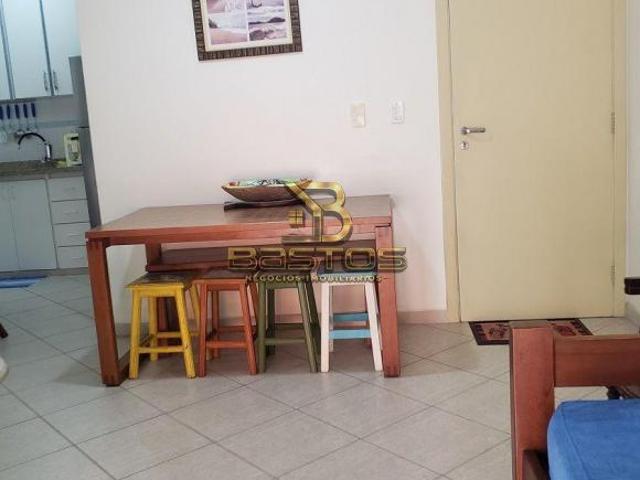 Apartamento de 2 dormitórios, varanda gourmet a poucos passos do mar, praia grande de Ubatuba SP