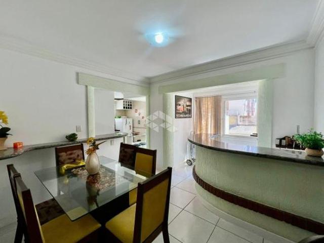 Apartamento de 2 dormitórios 1 suíte mobiliado a Beira Mar em Capão da Canoa!